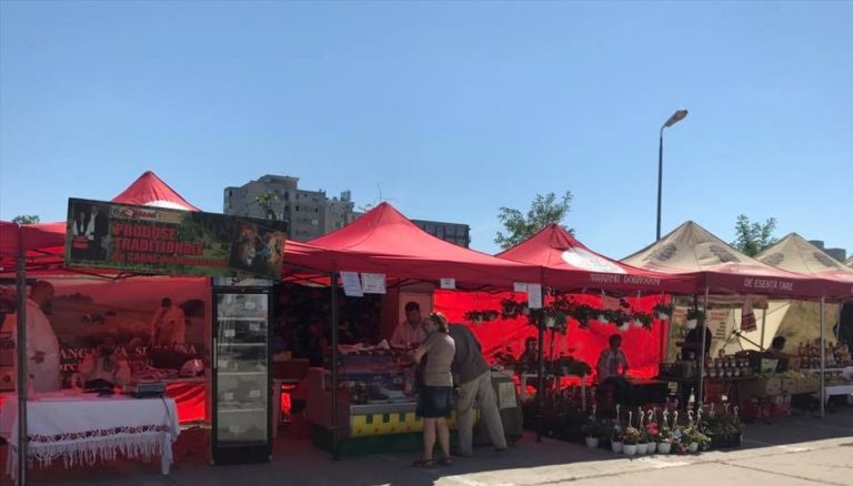 Târgul de produse tradiționale, cu bune și cu rele! Vedeți ce s-a găsit ...