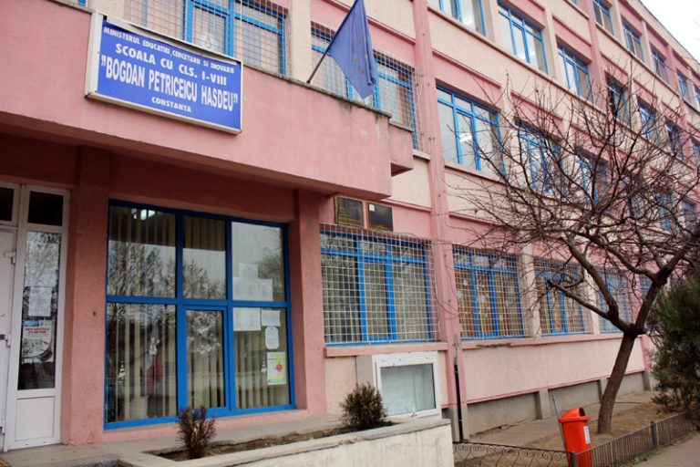5 cazuri confirmate de hepatită A, la Şcoala nr.12 Constanţa. Cursurile ...