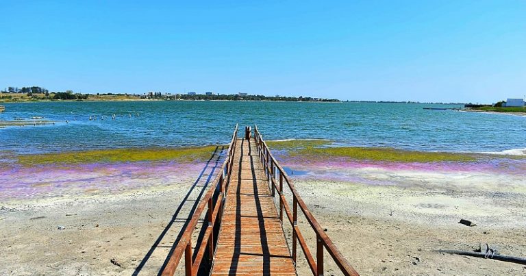 Nivelul apei din Lacul Techirghiol a scăzut semnificativ. În schimb, a ...