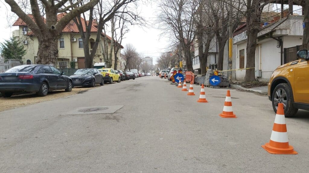 Atenție, șoferi! Traficul rutier, restricționat parțial pe strada Mihai Eminescu. Urmează ...